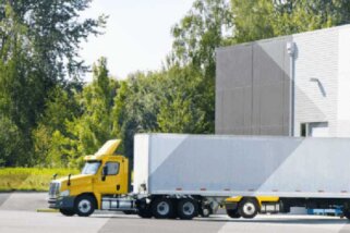 Drop and Hook Trucking: How It Works, Pros, Cons and...